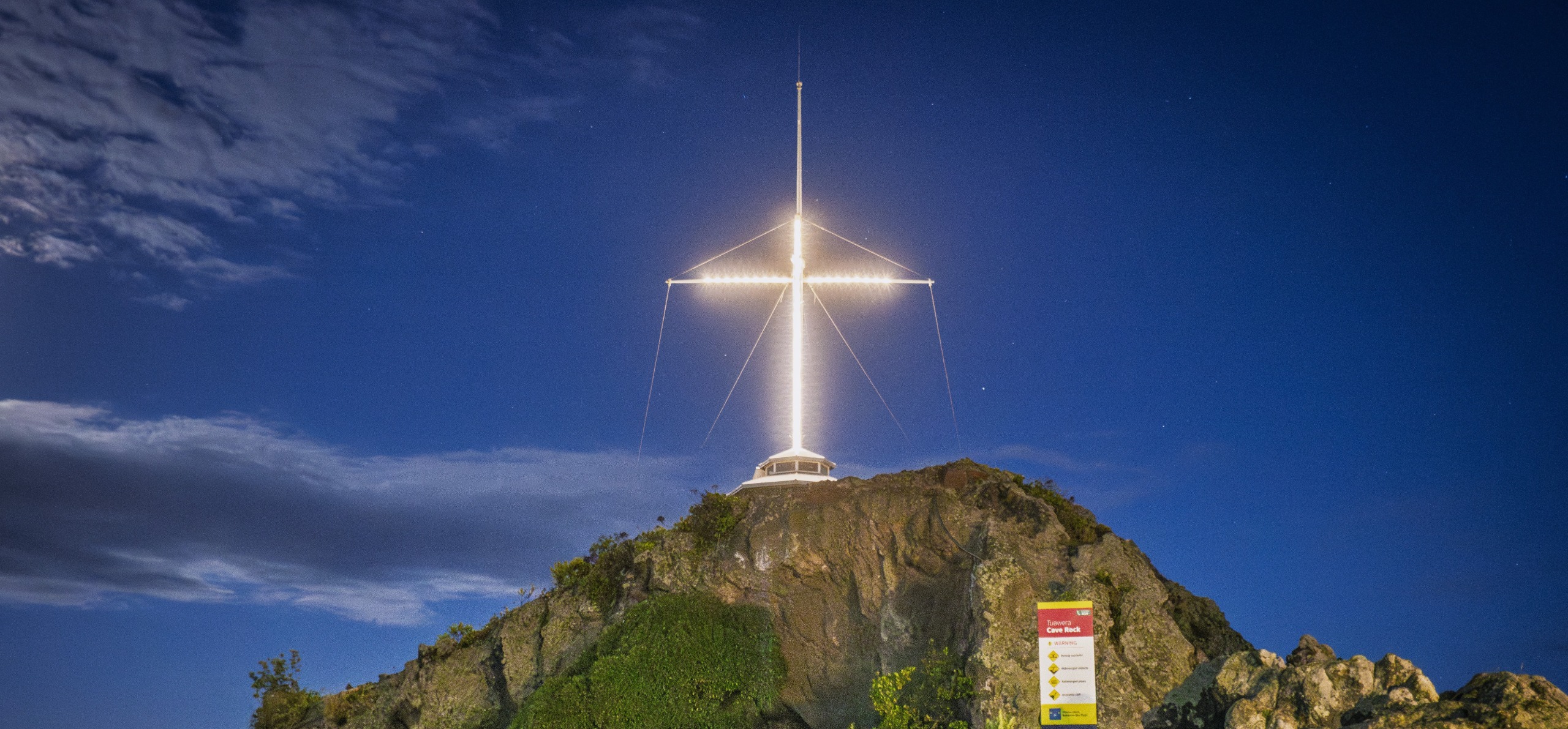 Tuawera Cave Rock Sumner mast lights | Kōrero mai | Let’s talk